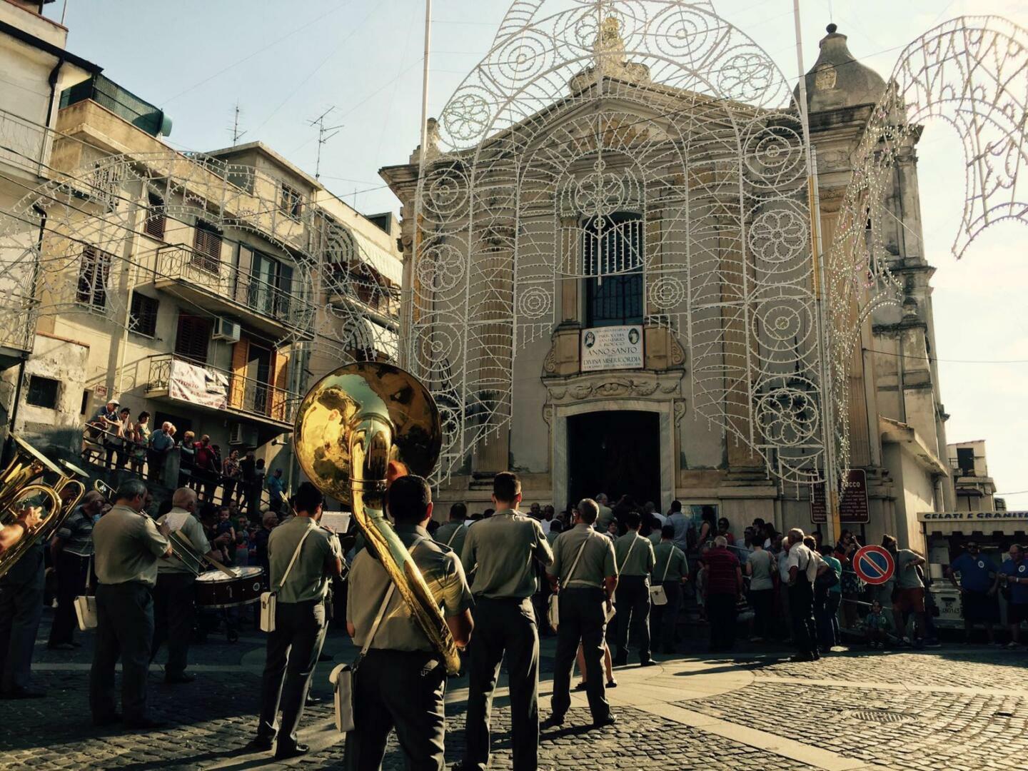EVVIVA SANTU ROCCU! INIZIA LA DOMENICA DI SAN ROCCO A GIOIOSA IONICA ...
