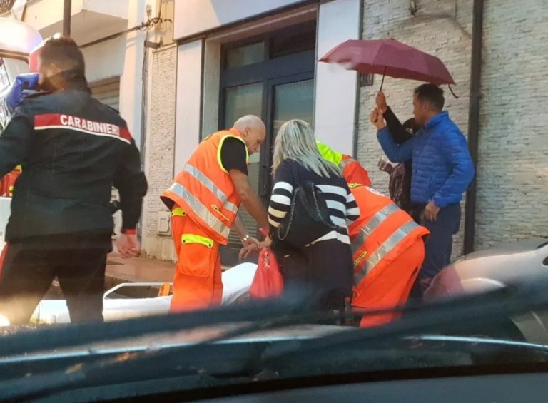 Roccella Ionica, incidente stradale in pieno centro - Ciavula Roccella Ionica, incidente stradale in pieno centro - Ciavula