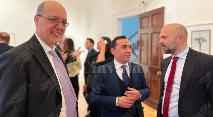 La Metrocity di Reggio a Londra per la promozione del territorio. Il ... La Metrocity di Reggio a Londra per la promozione del territorio. Il ...