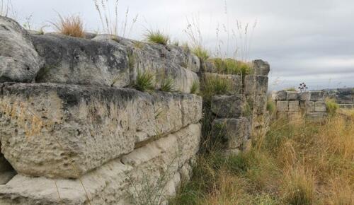 Visita la "Fortezza Castellace" di Portigliola con l'associazione ...